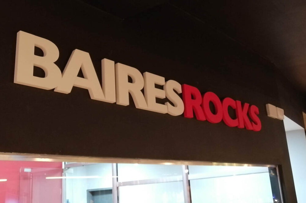 Señalización con corpóreos – Creativos del Sur – Diseño y Grafica Urbana