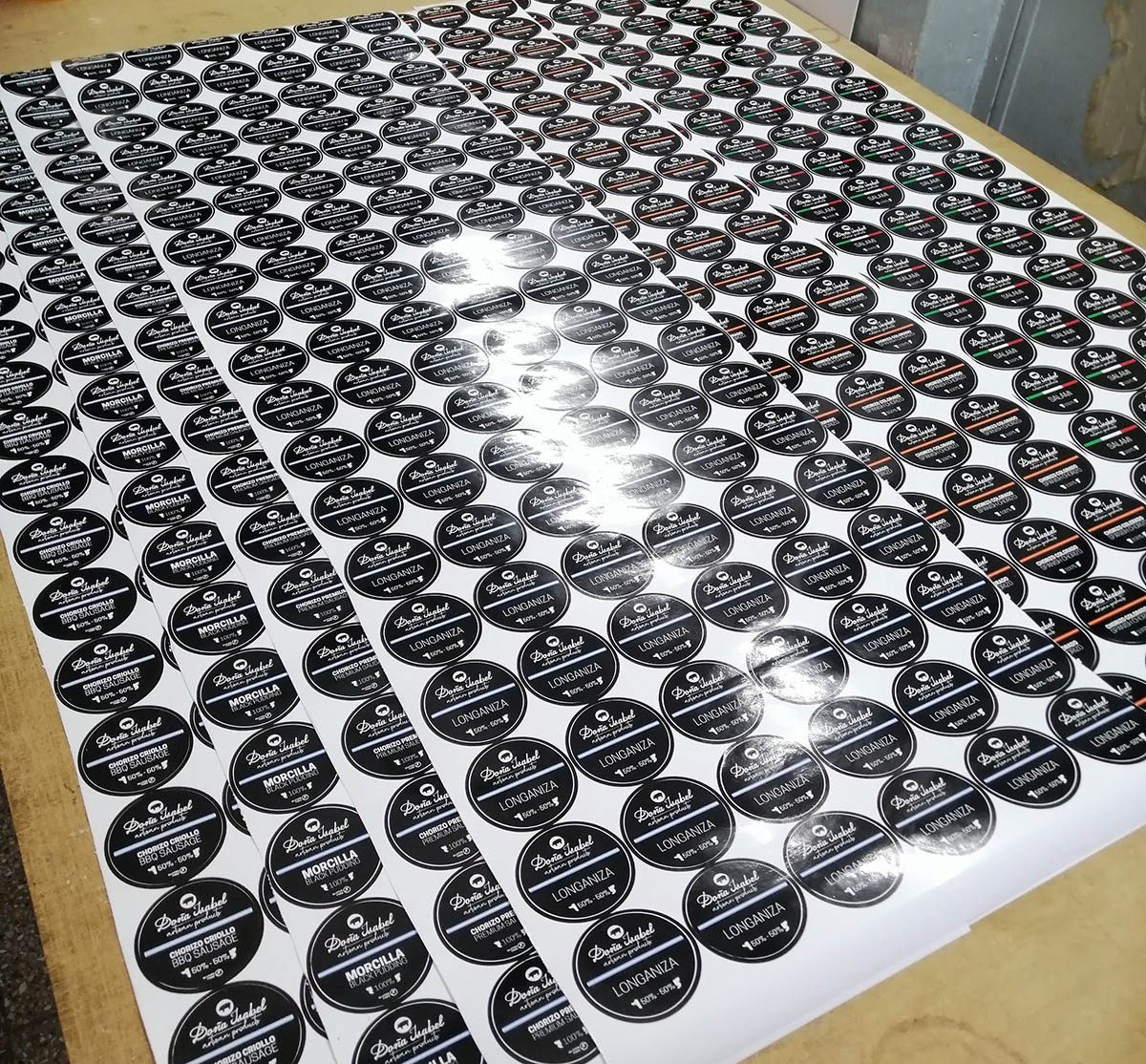 Stickers redondos impresos – Creativos del Sur – Diseño y Grafica Urbana